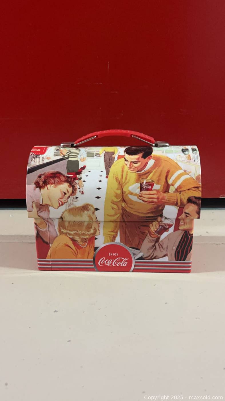 Vintage Coca-Cola metal lunch box | Maxsold