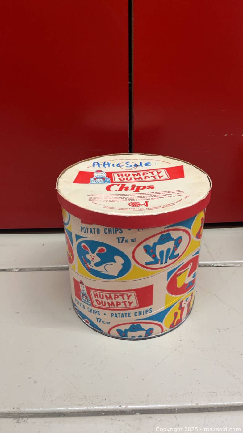 Humpty Dumpty potato chip containers | Maxsold