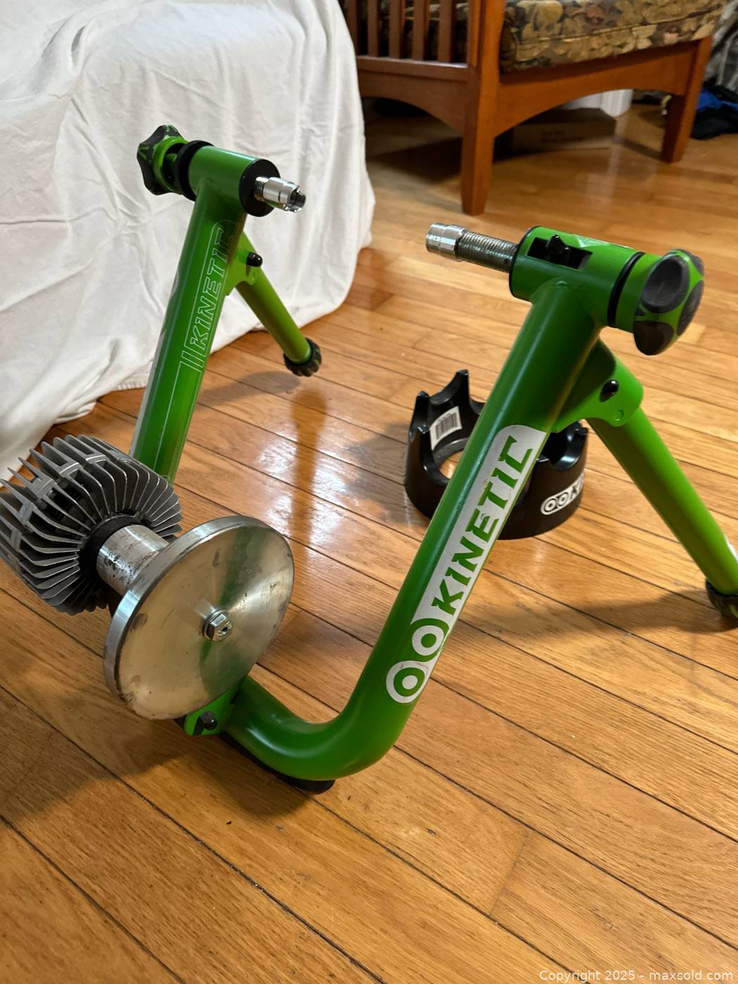 Kinetic indoor bike trainer with riser block | Maxsold