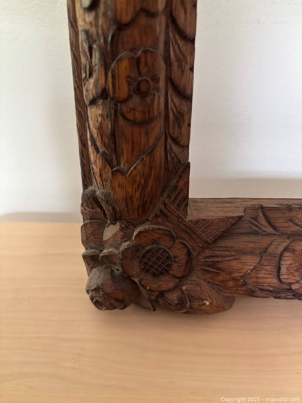 Vintage ornate carved wood frame | Maxsold