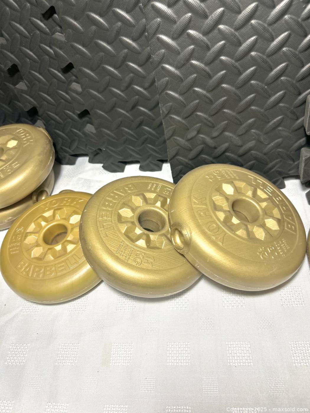 Interlocking Foam Gym Mats & York Weight Plates | Maxsold