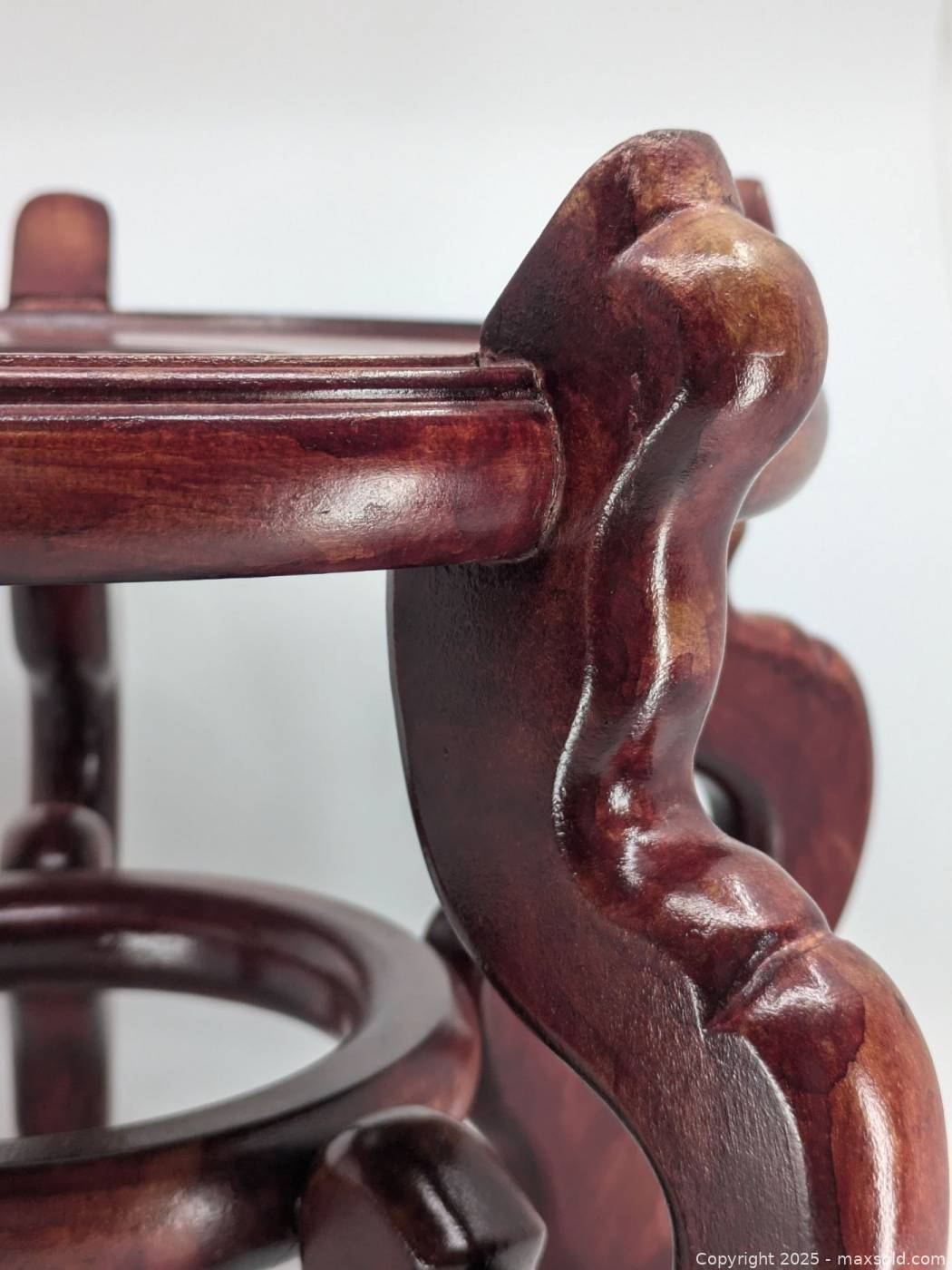 Solid wood round plant stand | Maxsold