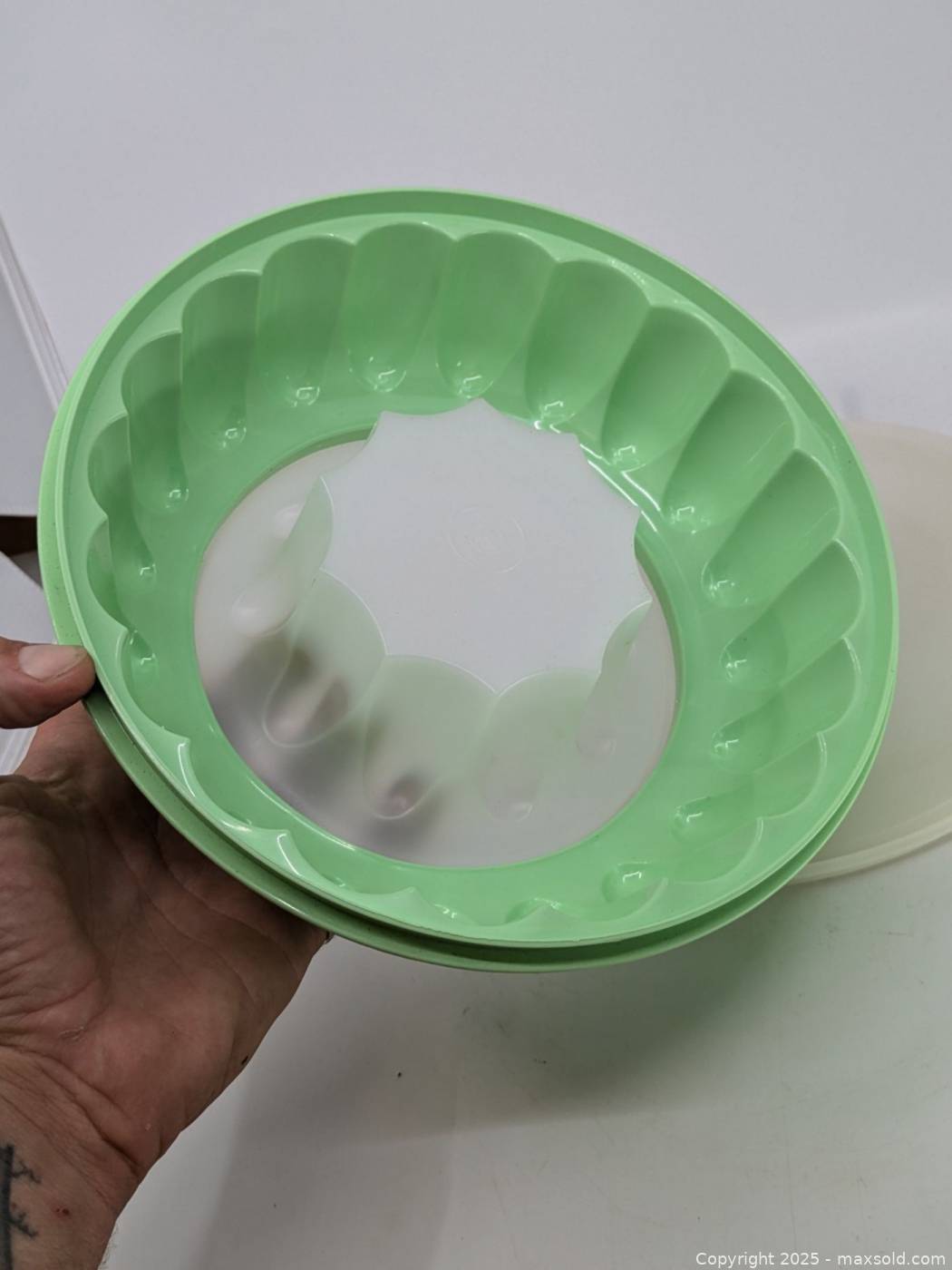 Tupperware storage containers, ring mold set, perforated oblong ...