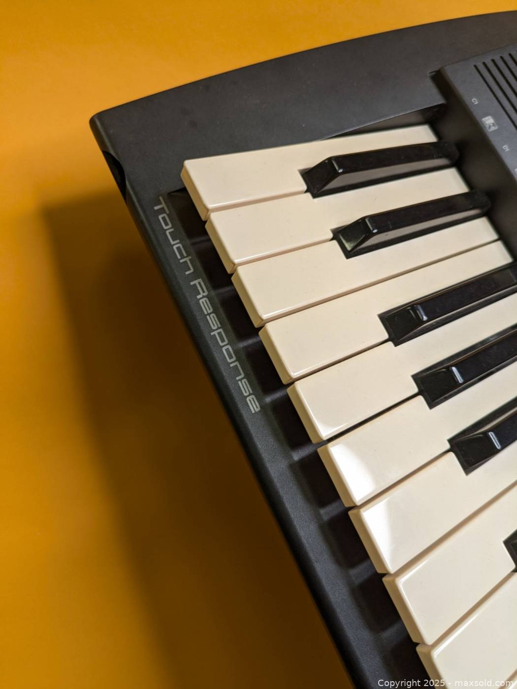 Yamaha PSR-300 electronic keyboard | Maxsold