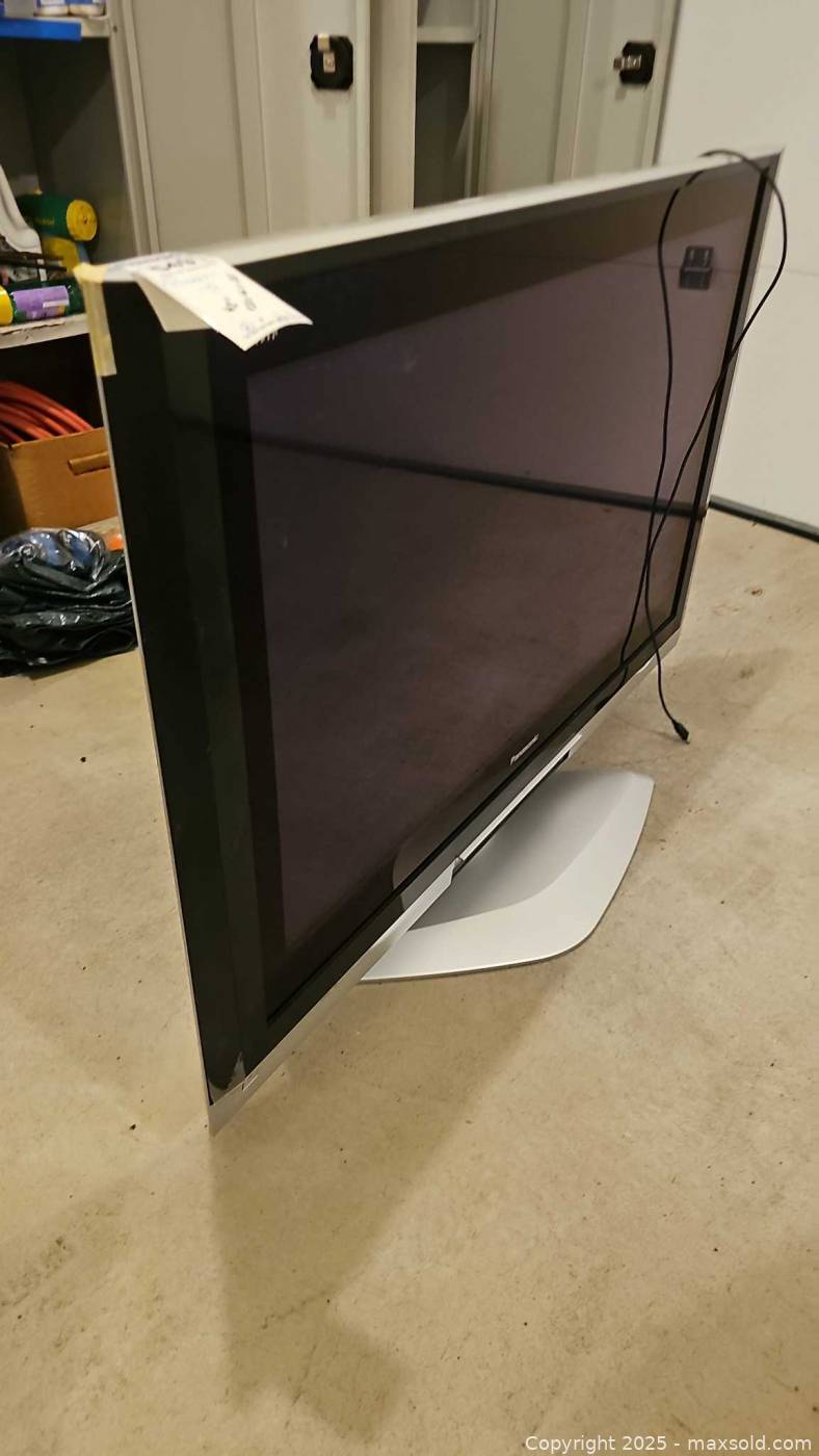 Panasonic Viera 42" Television | Maxsold
