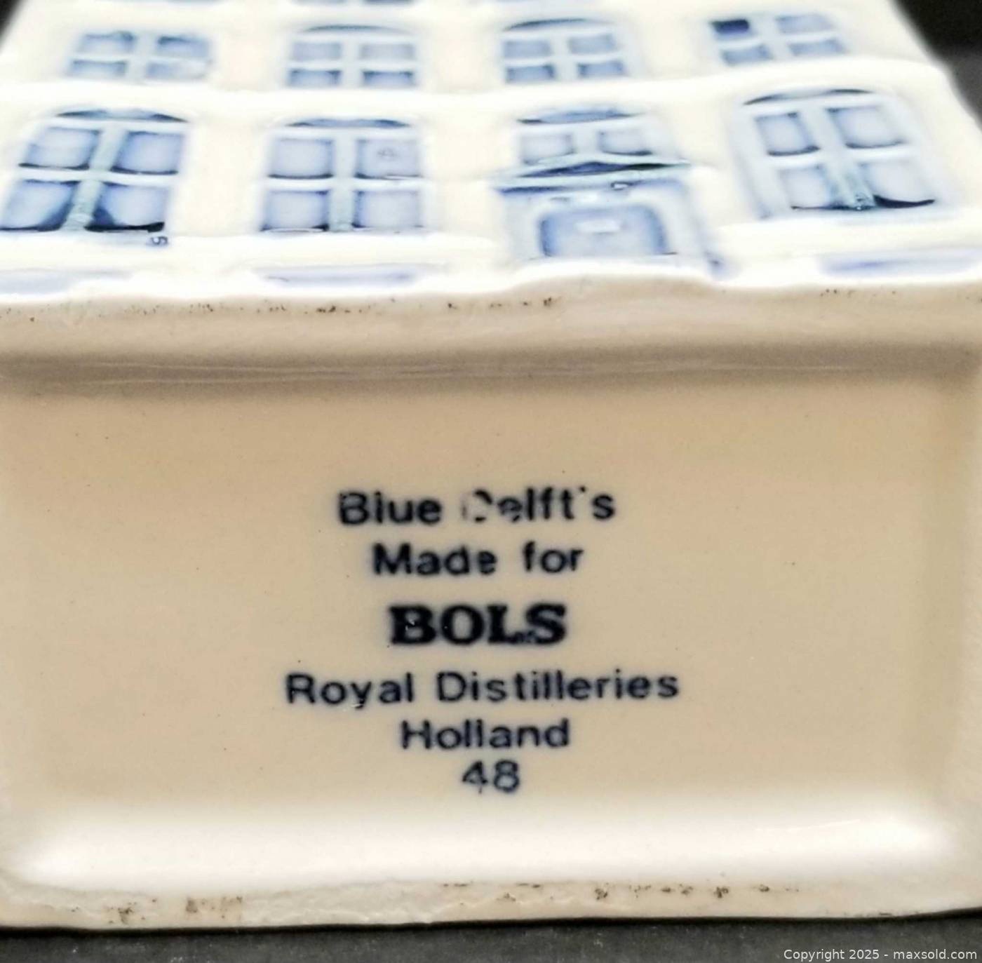 KLM Blue Delft miniature houses 35 45 59 | Maxsold