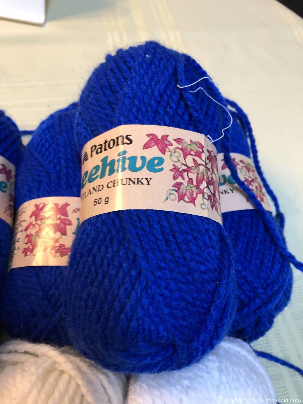 Patons Beehive Shetland Chunky Yarn 20 x 50 g | Maxsold