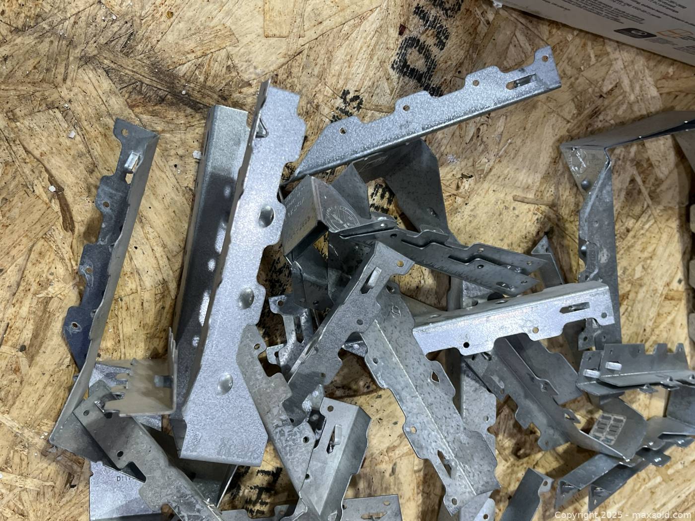 Galvanized Steel Deck Fasteners 30 Pieces | Maxsold