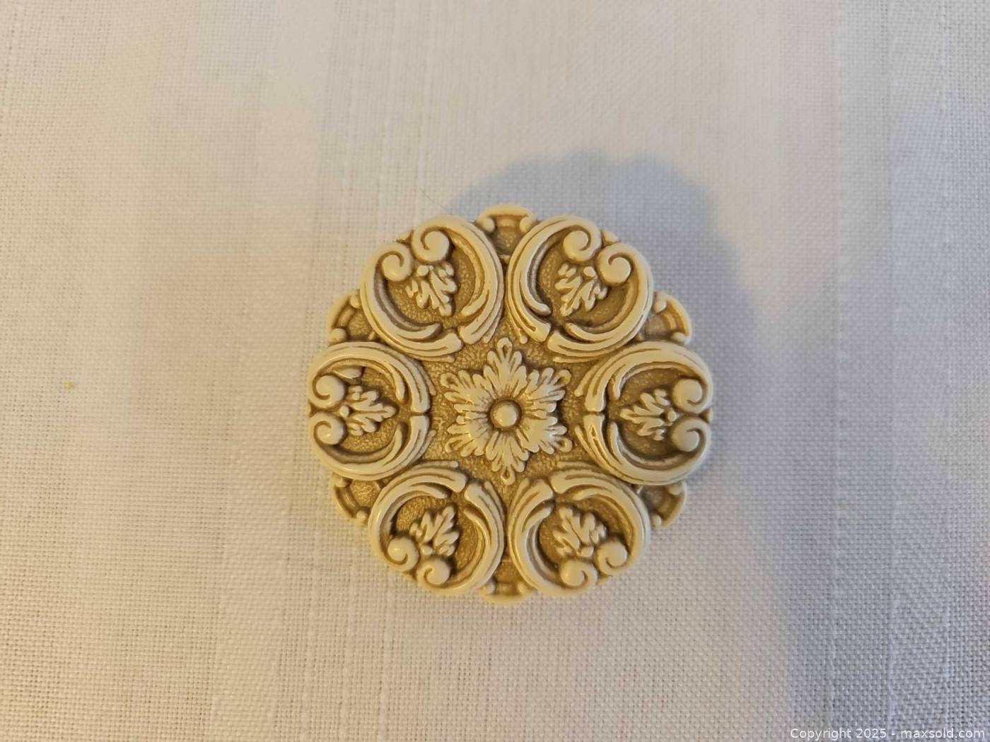Victorian style faux carved celluloid jewellery | Maxsold