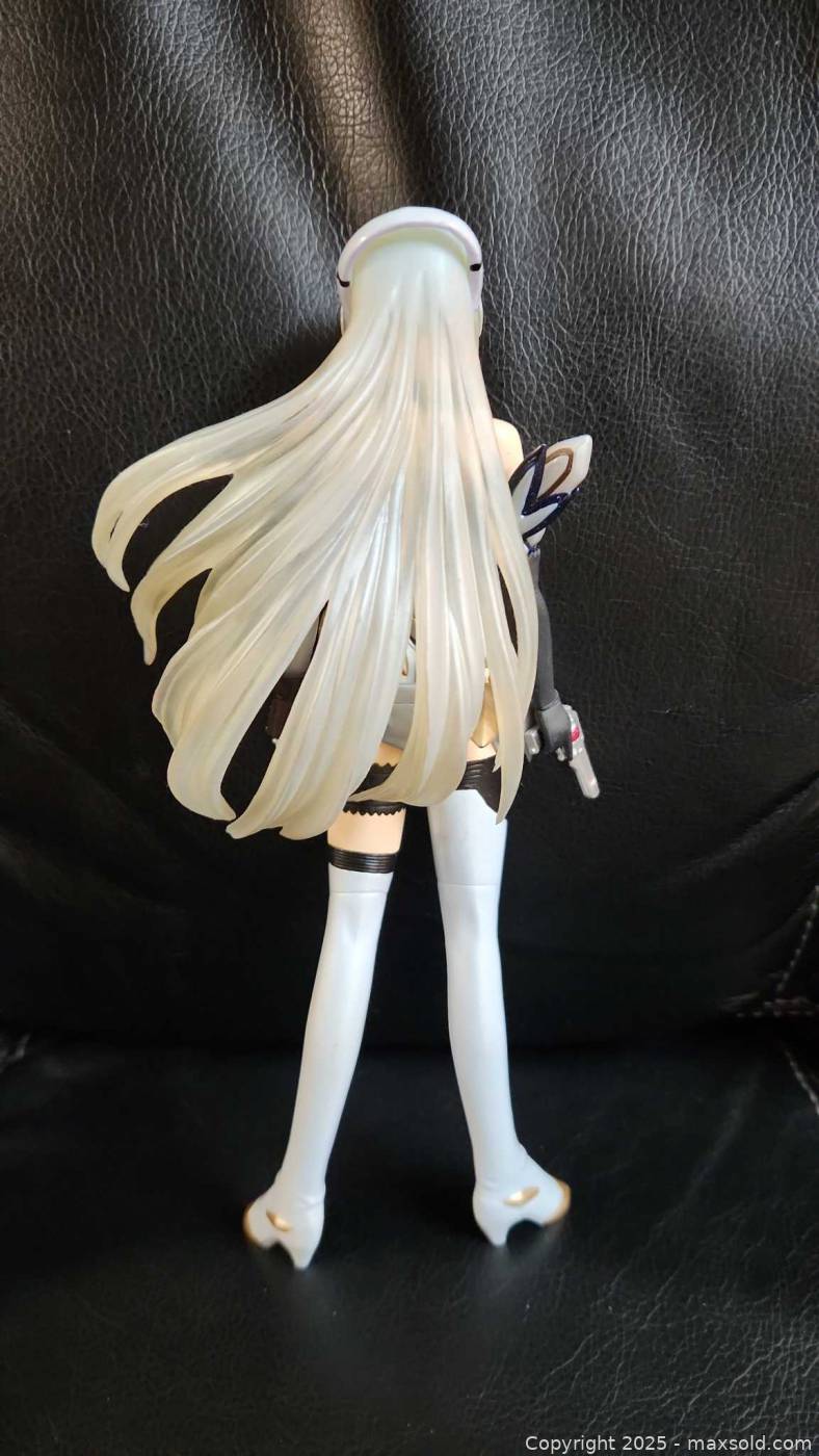 Kos-Mos Xenosaga PVC Figure 8.5 in | Maxsold