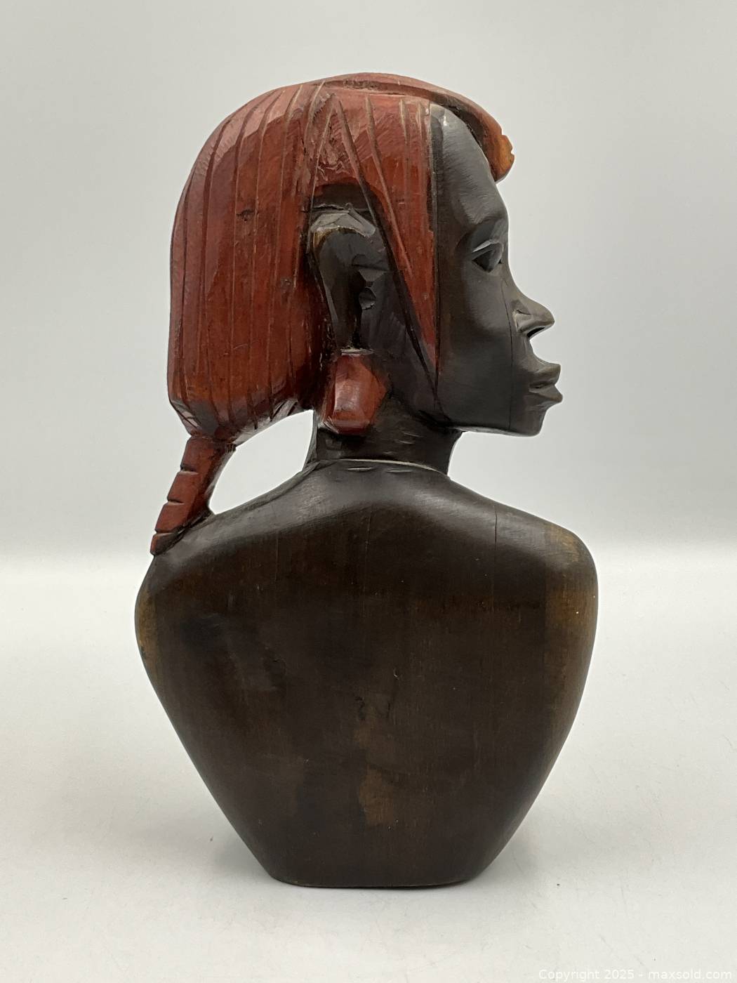 Hand-carved African female wood busts | Maxsold