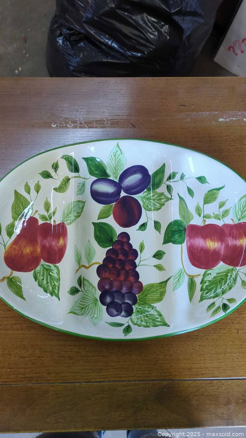 Sakura Sonoma divided oval serving platter | Maxsold