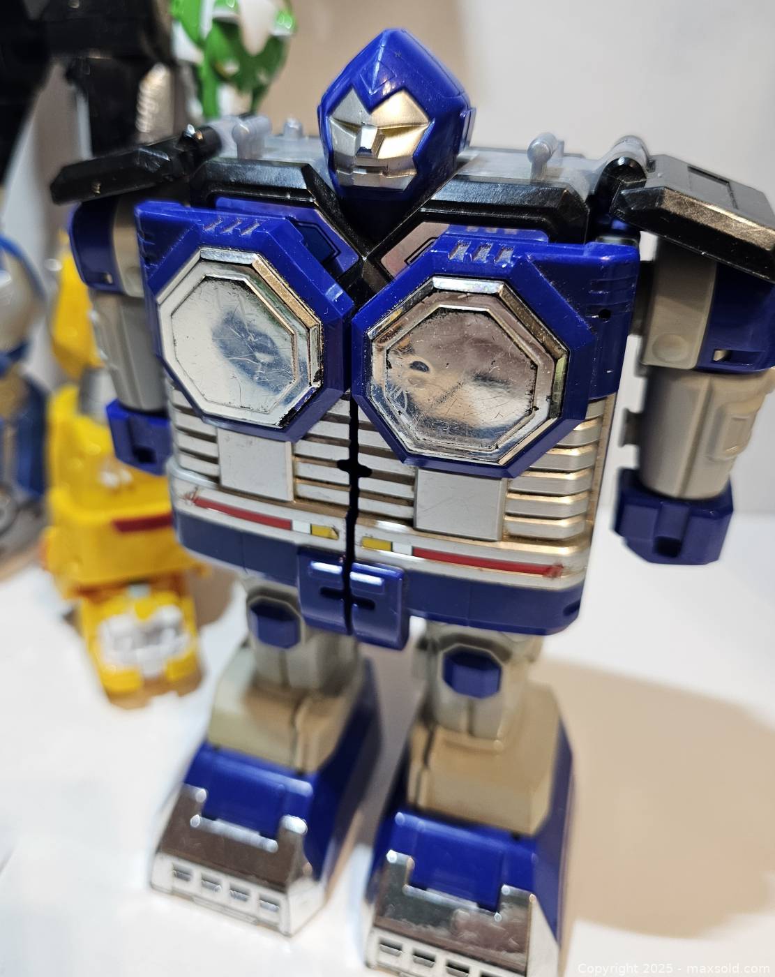 Voltron Electronic Figure & 2 Bandai Power Rangers Robot Figures | Maxsold