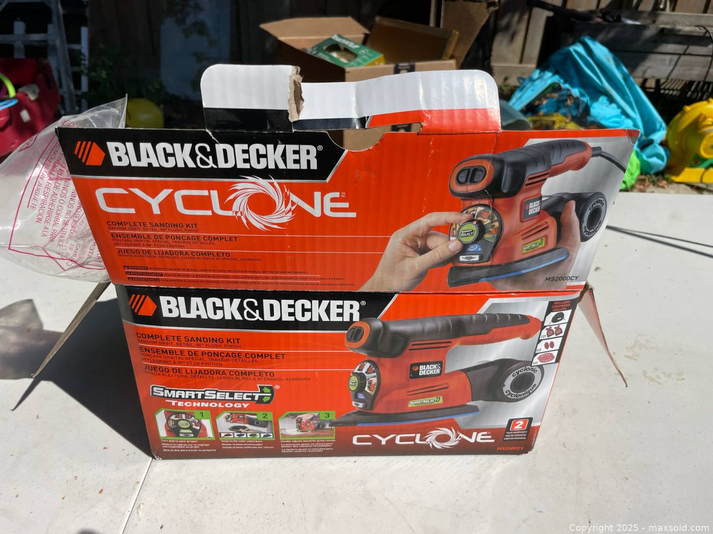 Black & Decker Cyclone orbital sander kit | Maxsold