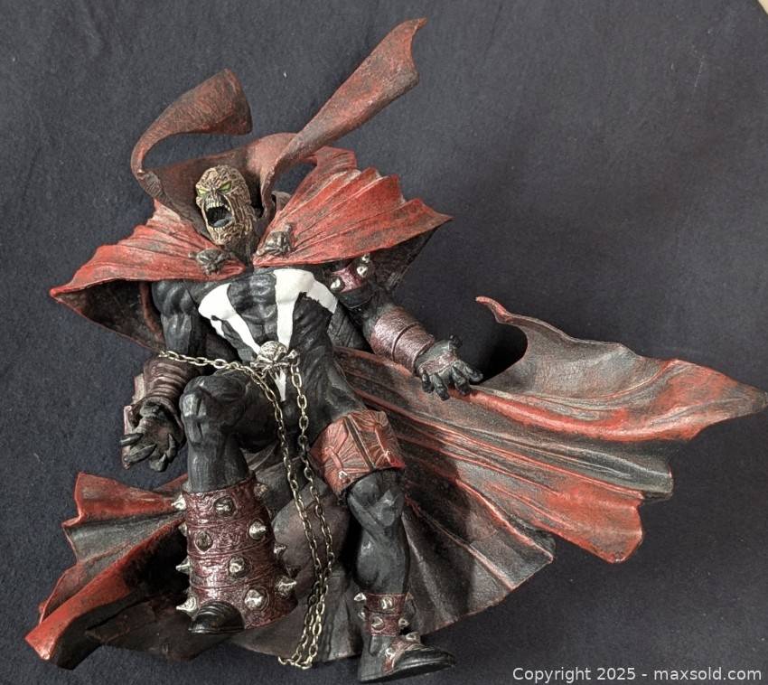 Spawn Demon Form Figure with Oversized Cape | Maxsold