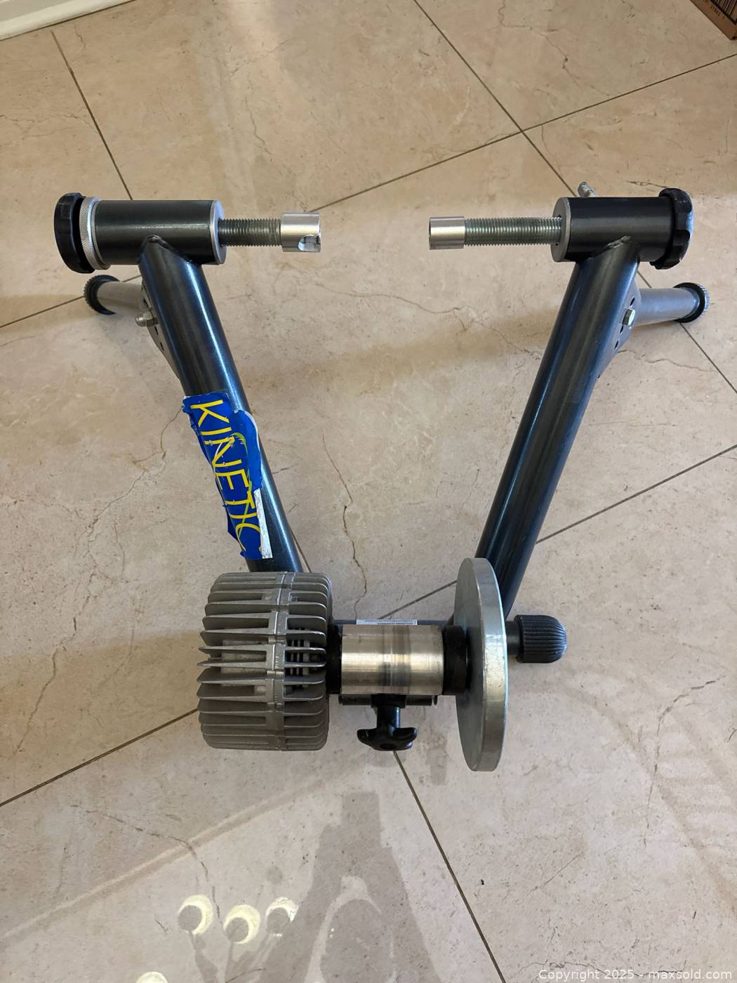 Kinetic indoor bicycle resistance trainer | Maxsold