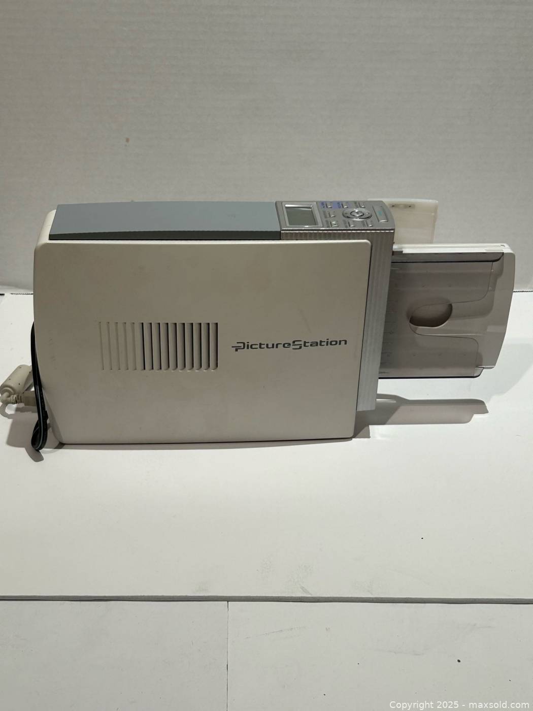 Sony Picture Station DPP-EX50 dye-sub photo printer with cables | Maxsold