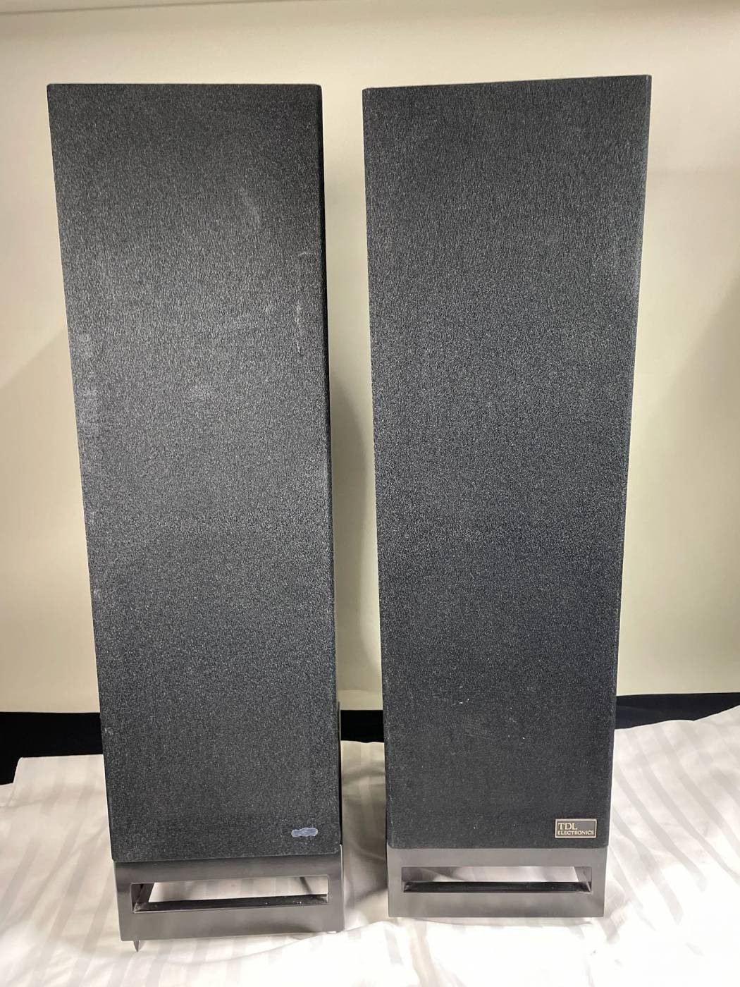 TDL Electronics stereo speakers pair with metal bases | Maxsold