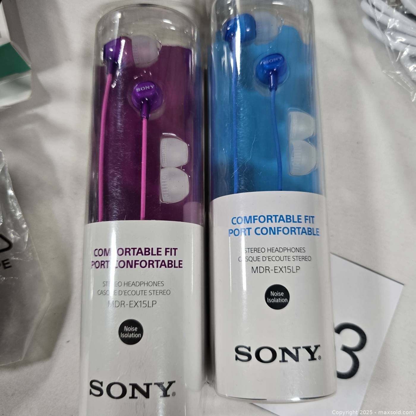 Power bars, Sony earbuds, cables | Maxsold