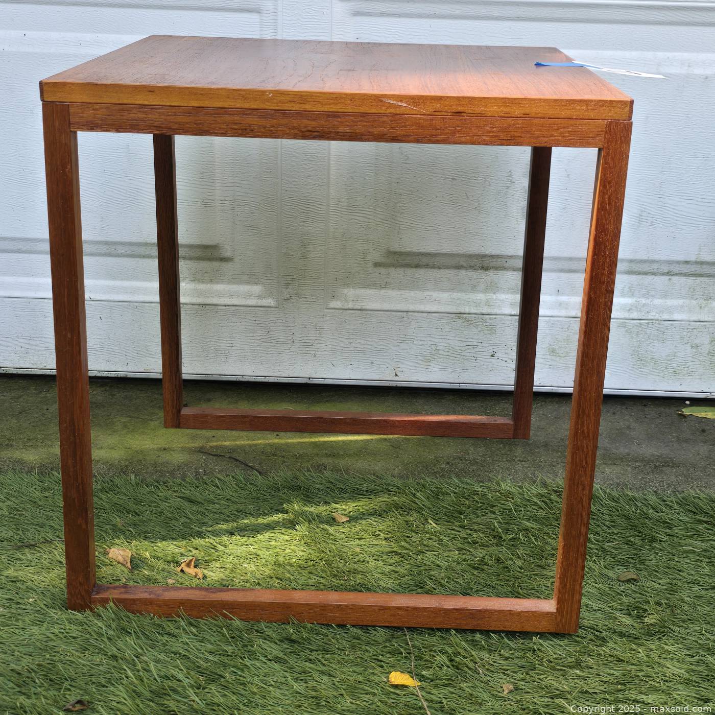 Small square teak side table 16x16x16.5in | Maxsold