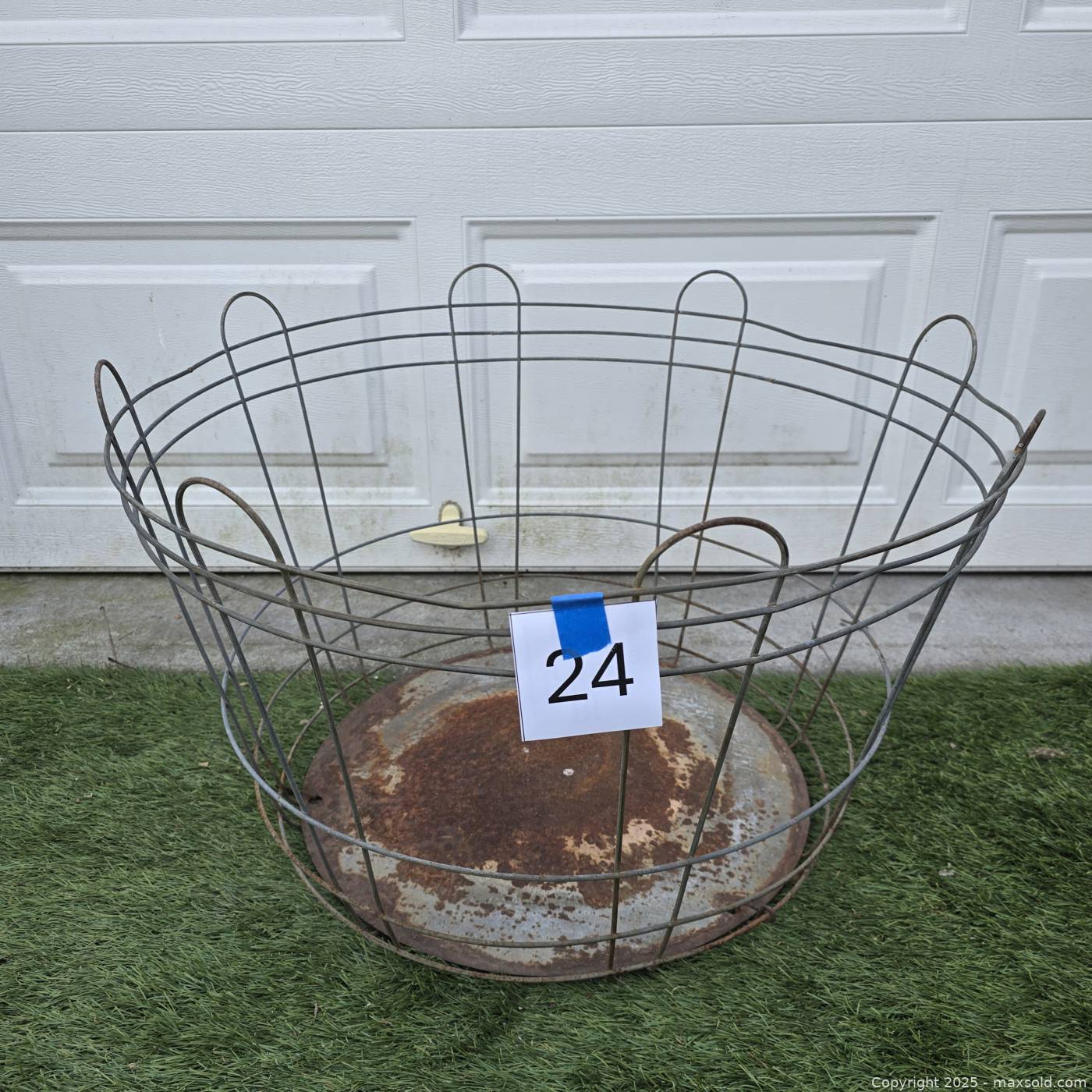 Vintage extra-large wire basket 26" x 16" | Maxsold