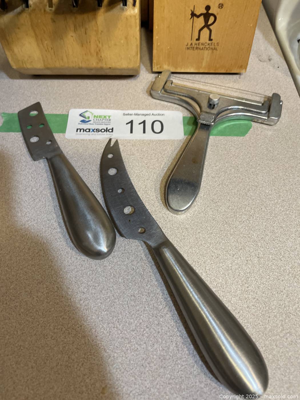 Henckels & Robinson knife block sets with cheese tools | Maxsold