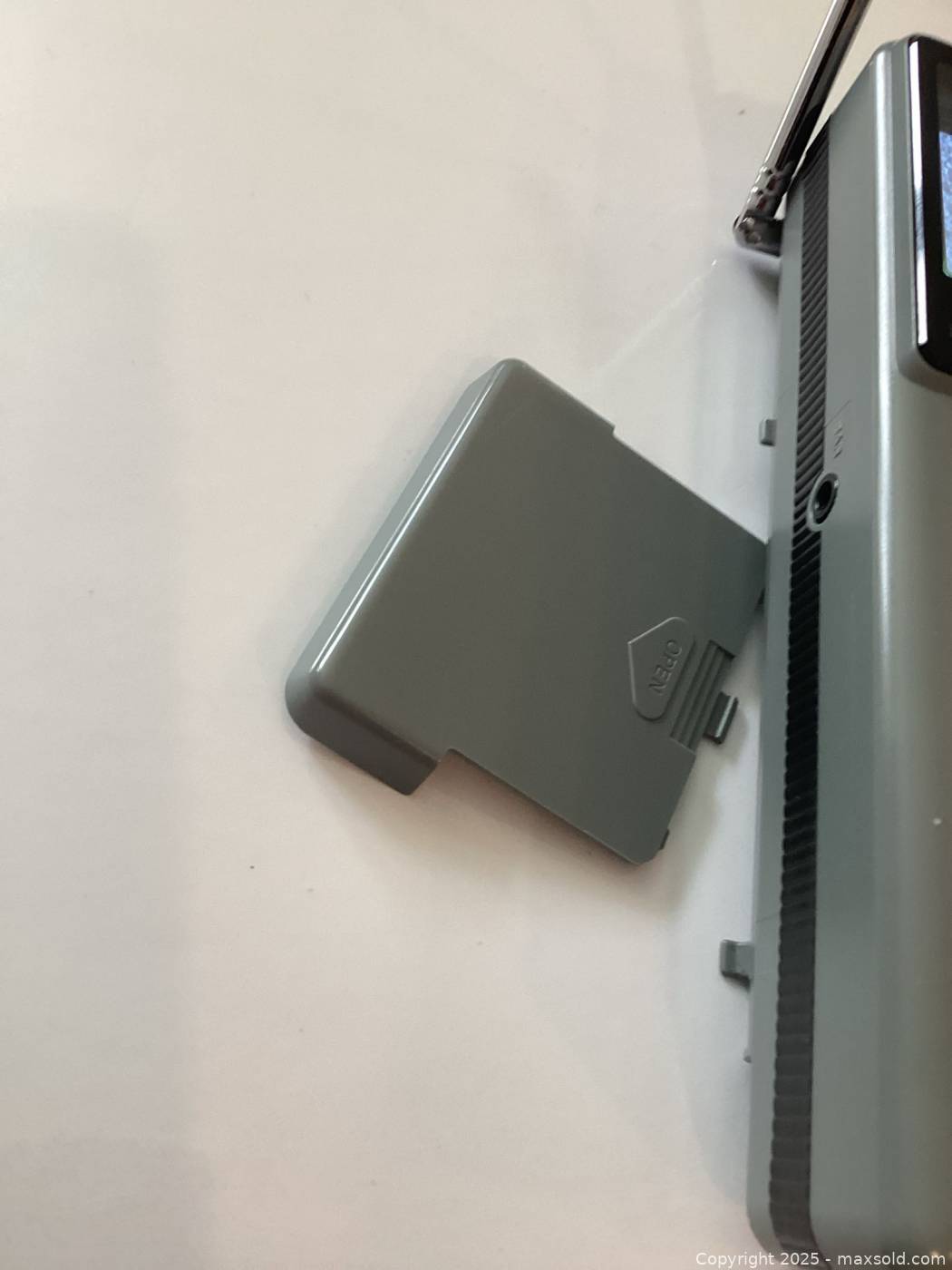 Sony Watchman portable mini TV | Maxsold