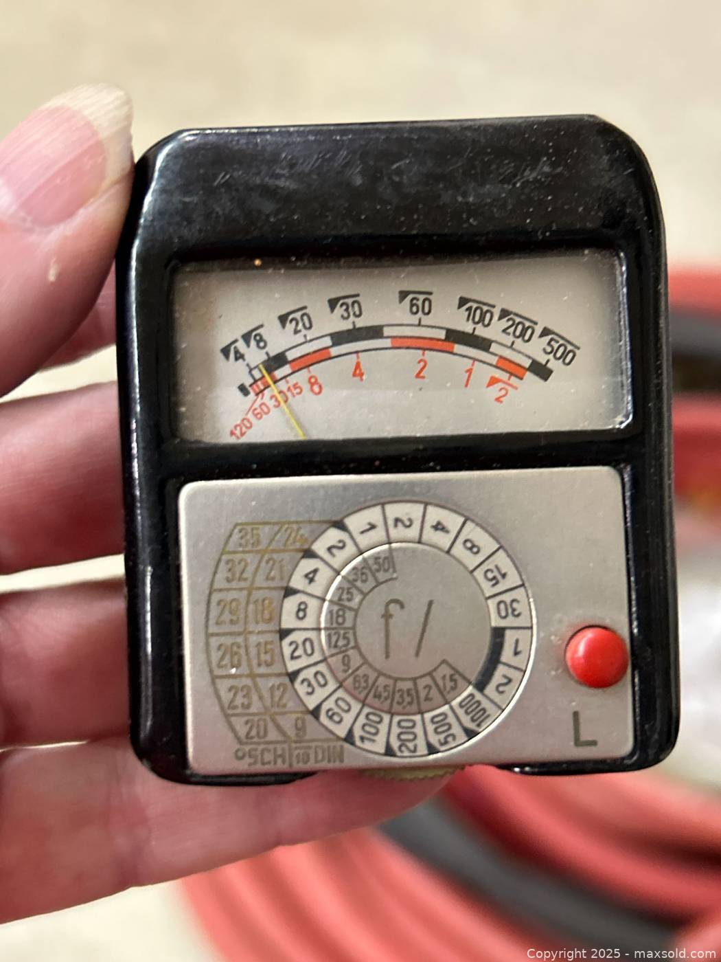 Sixtus handheld selenium light meter with case | Maxsold