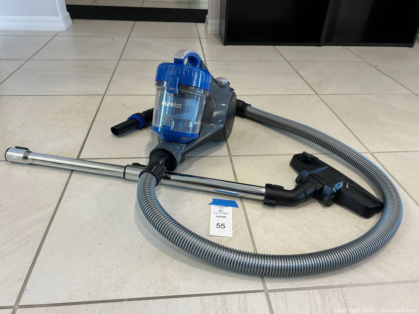 Eureka bagless corded canister vacuum | Maxsold