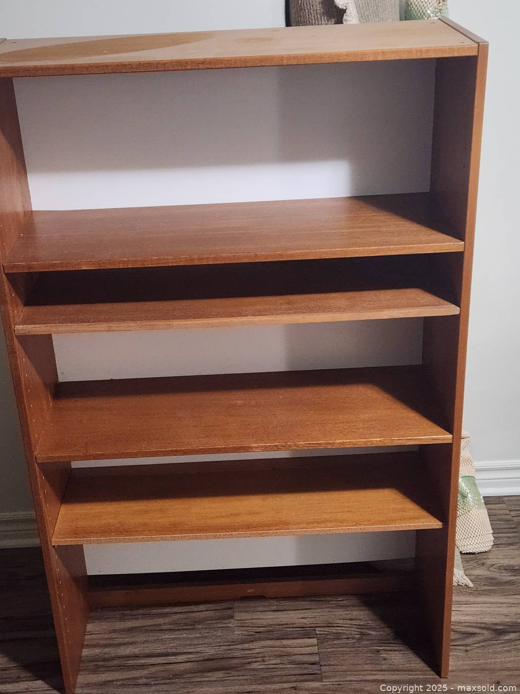 Medium brown open-back 4-shelf bookcase | Maxsold