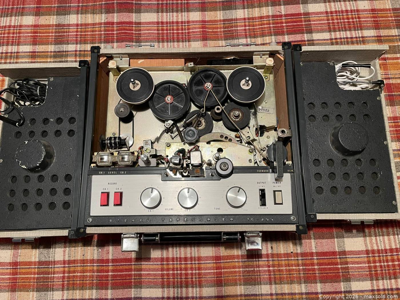 Sony TC-200 reel-to-reel tape recorder | Maxsold