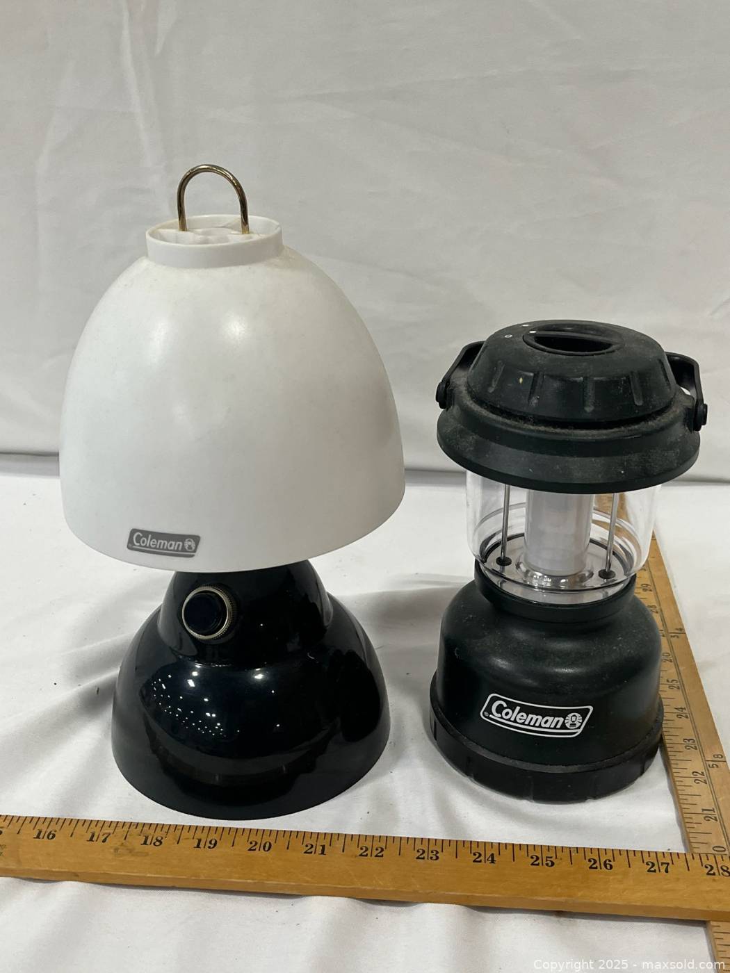 Coleman battery-powered camping lanterns | Maxsold