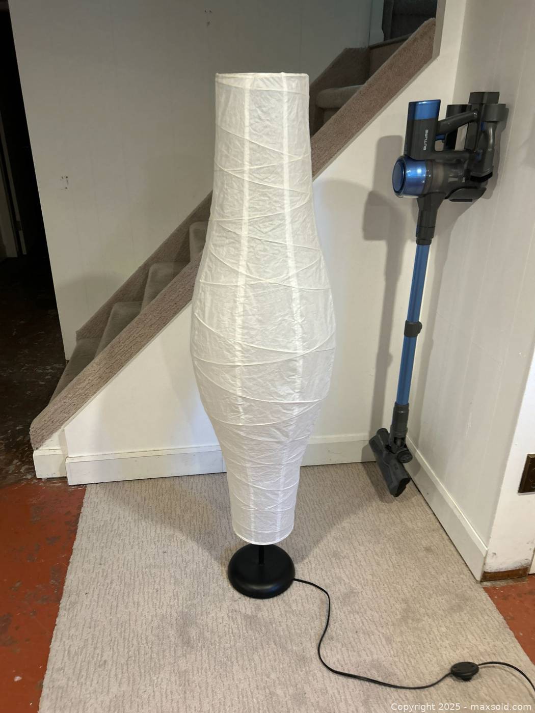 IKEA rice paper floor lamp with bulbs | Maxsold