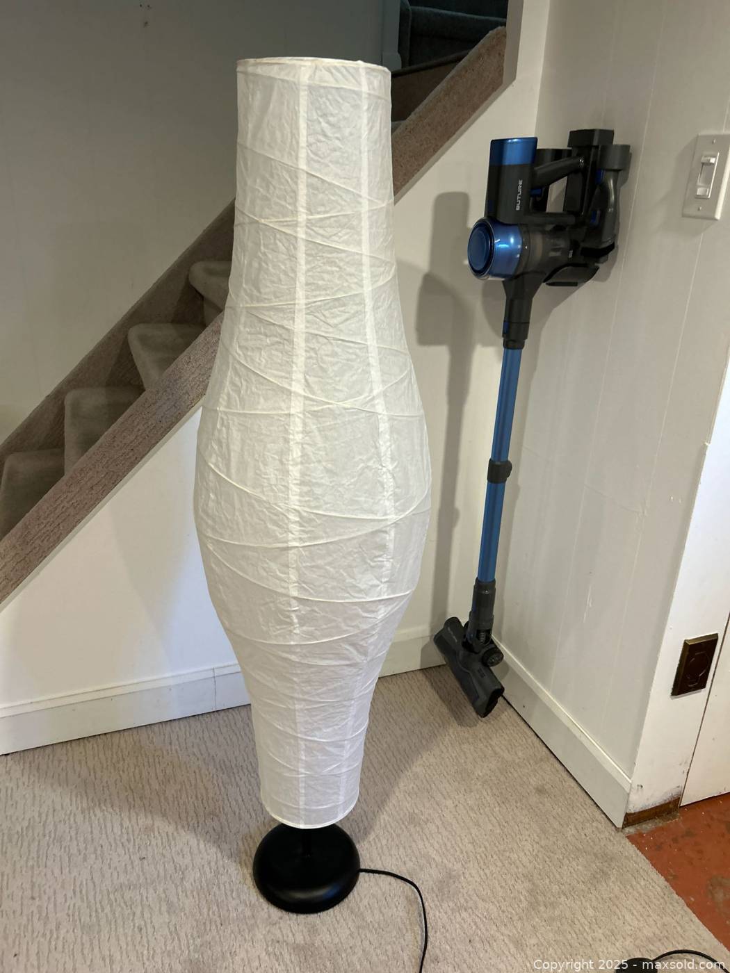 IKEA rice paper floor lamp with bulbs | Maxsold