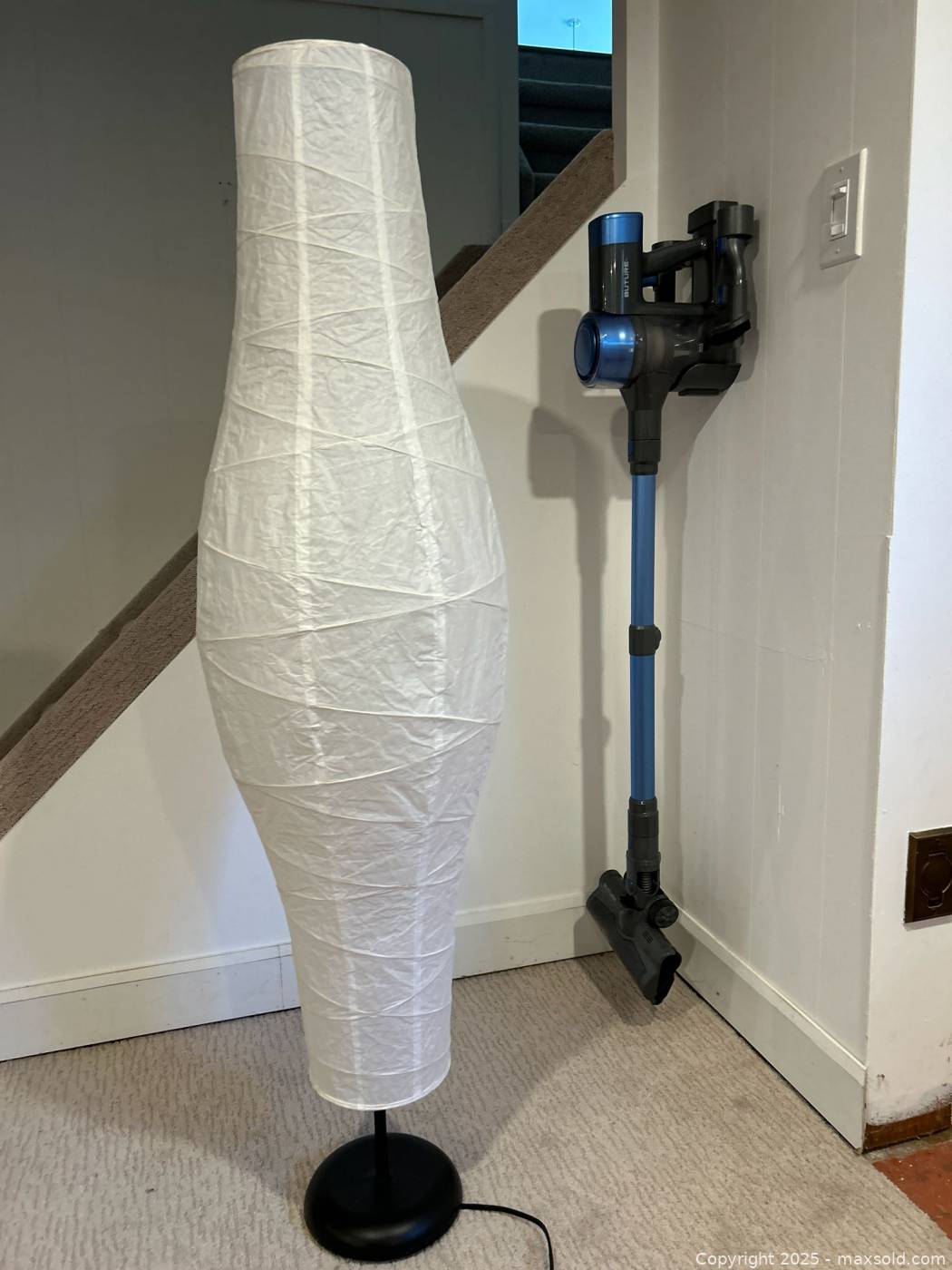 IKEA rice paper floor lamp with bulbs | Maxsold