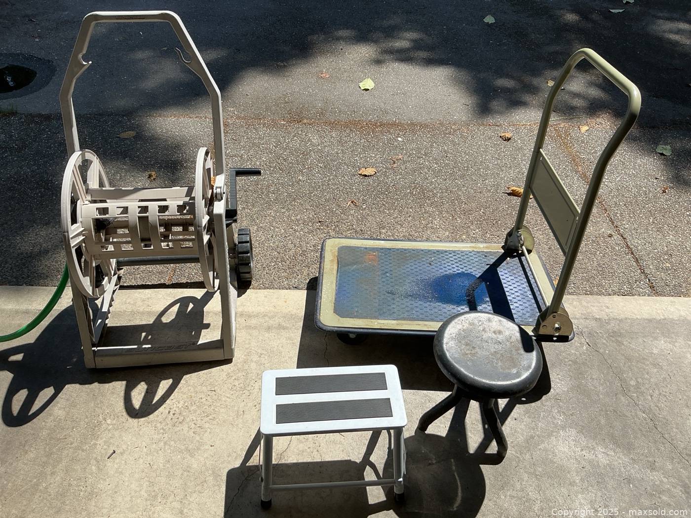 Suncast hose reel cart, platform dolly and two stools | Maxsold