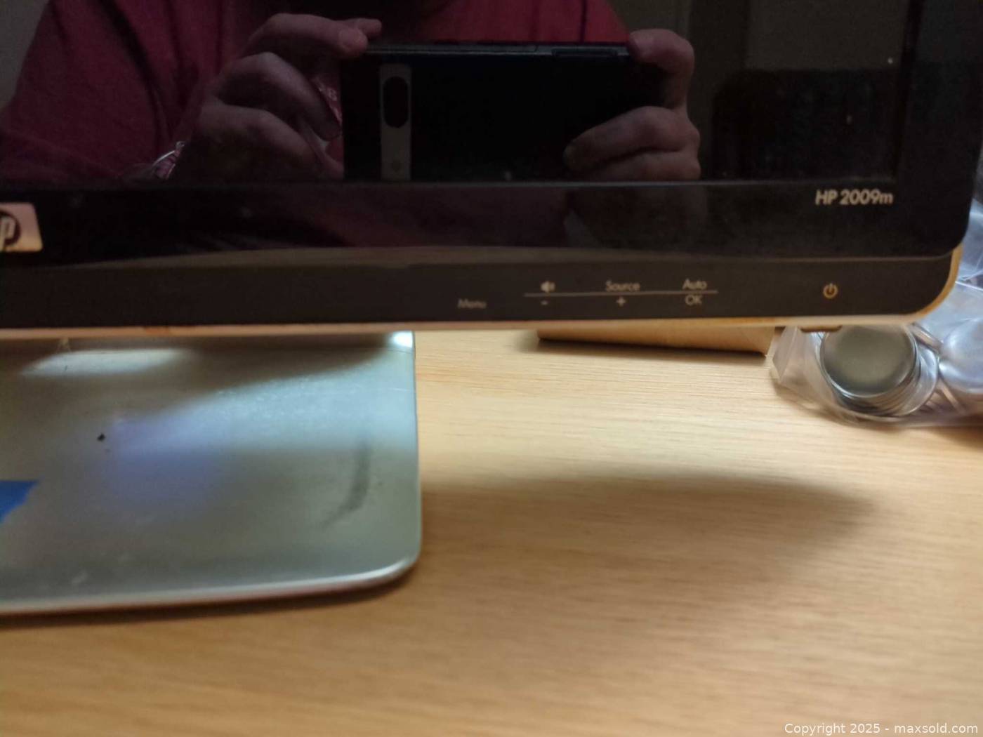 HP 2009m 20-inch LCD monitor | Maxsold