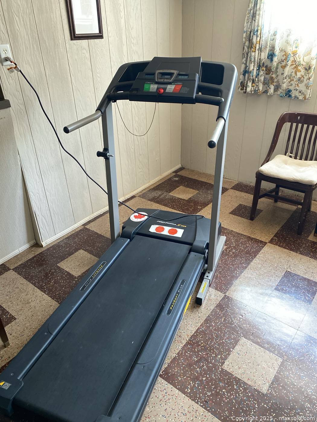 ProSoft Plus folding treadmill | Maxsold