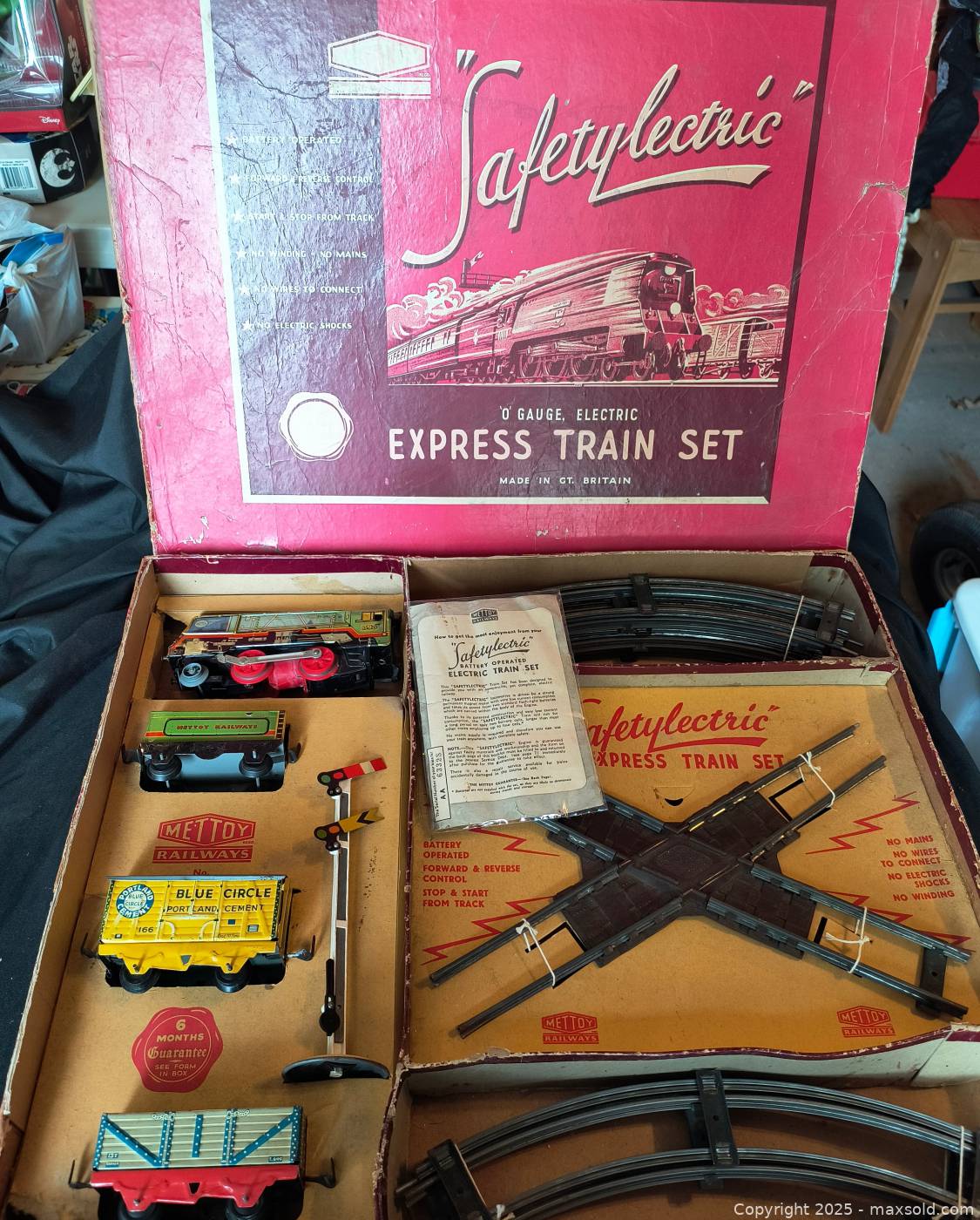 c. 1940s Mettoy Safetylectric metal O-scale train set | Maxsold