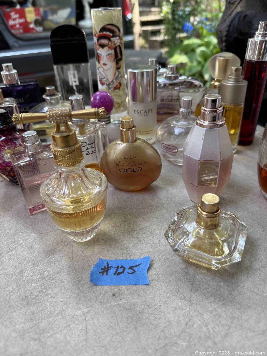 Assorted ladies perfume bottle lot | Maxsold