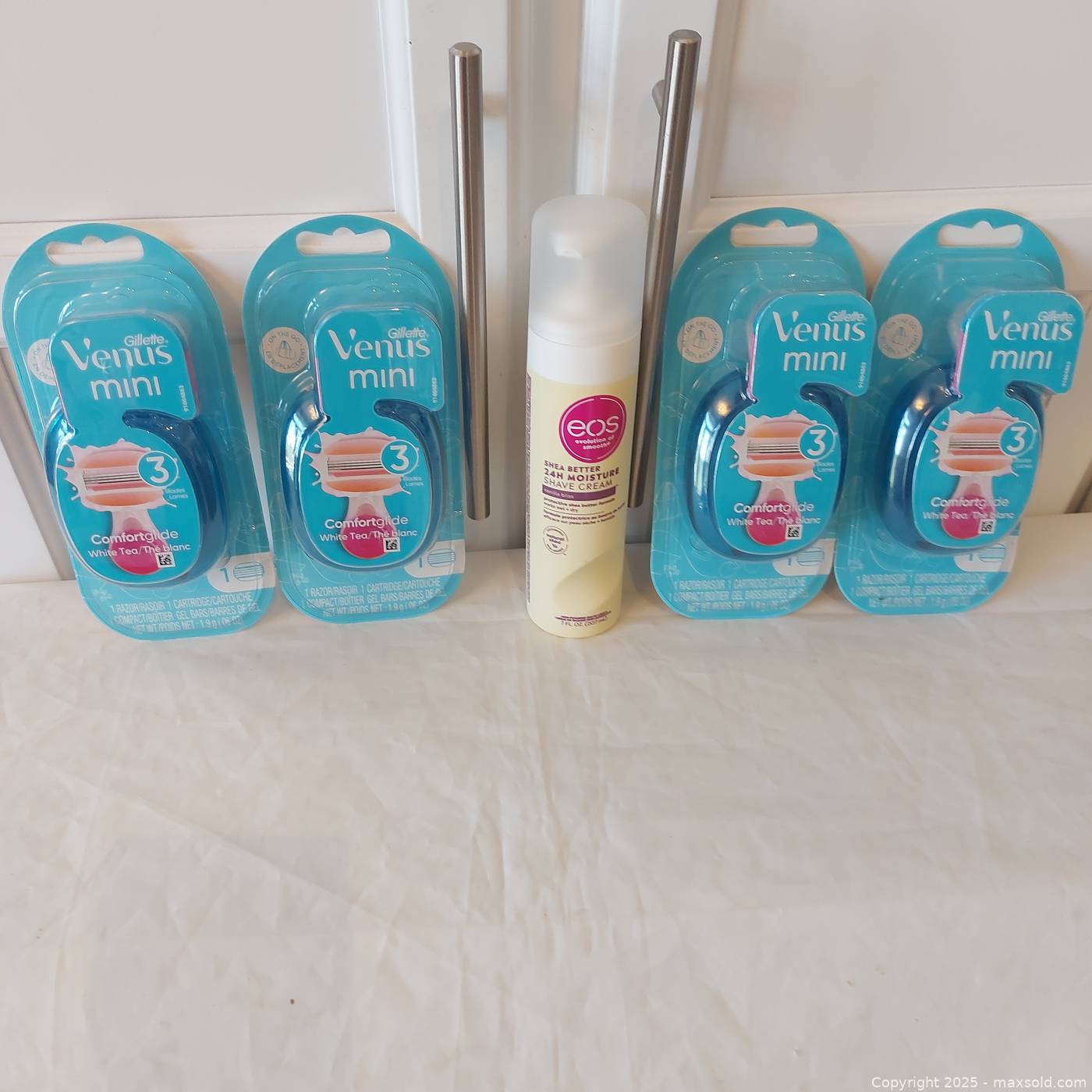 Gillette Venus Mini Comfortglide Razors And eos Shave Cream | Maxsold