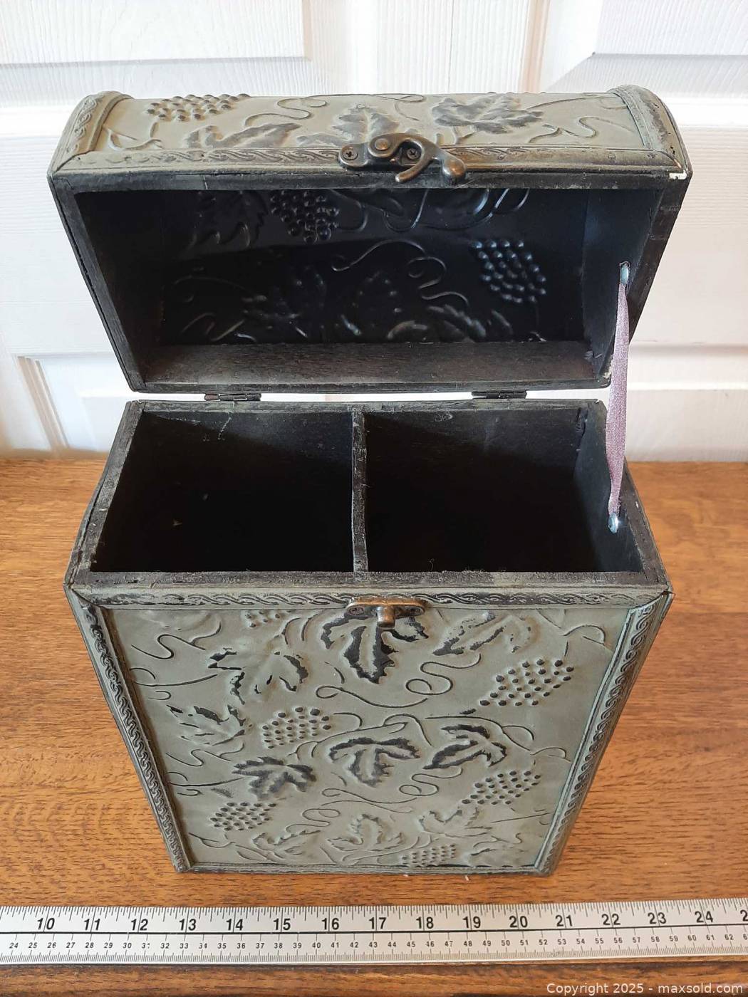 Embossed metal two-bottle wine trunk | Maxsold