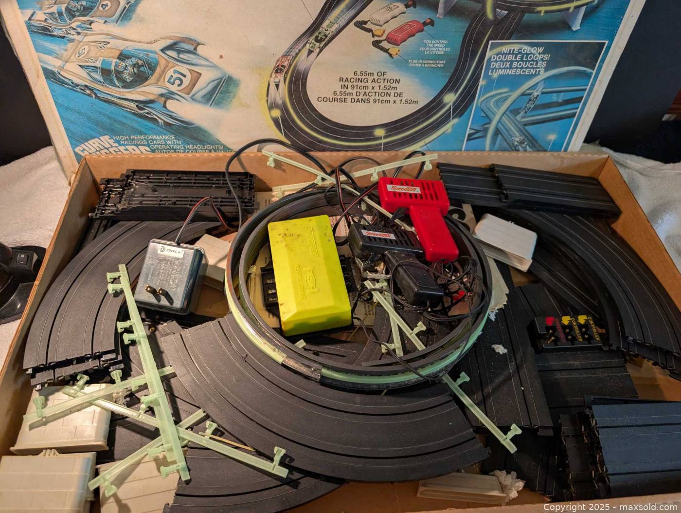 Tyco Nite Glow Double Loop Racing slot car track set | Maxsold