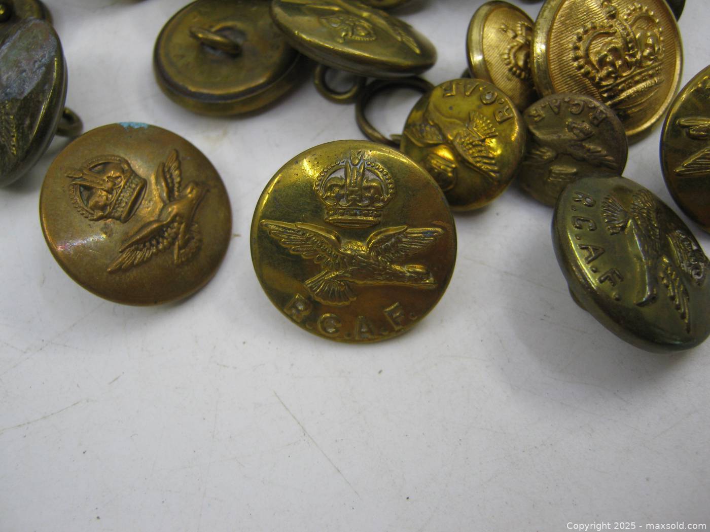 WW2 RCAF & RAF Brass Uniform Buttons | Maxsold