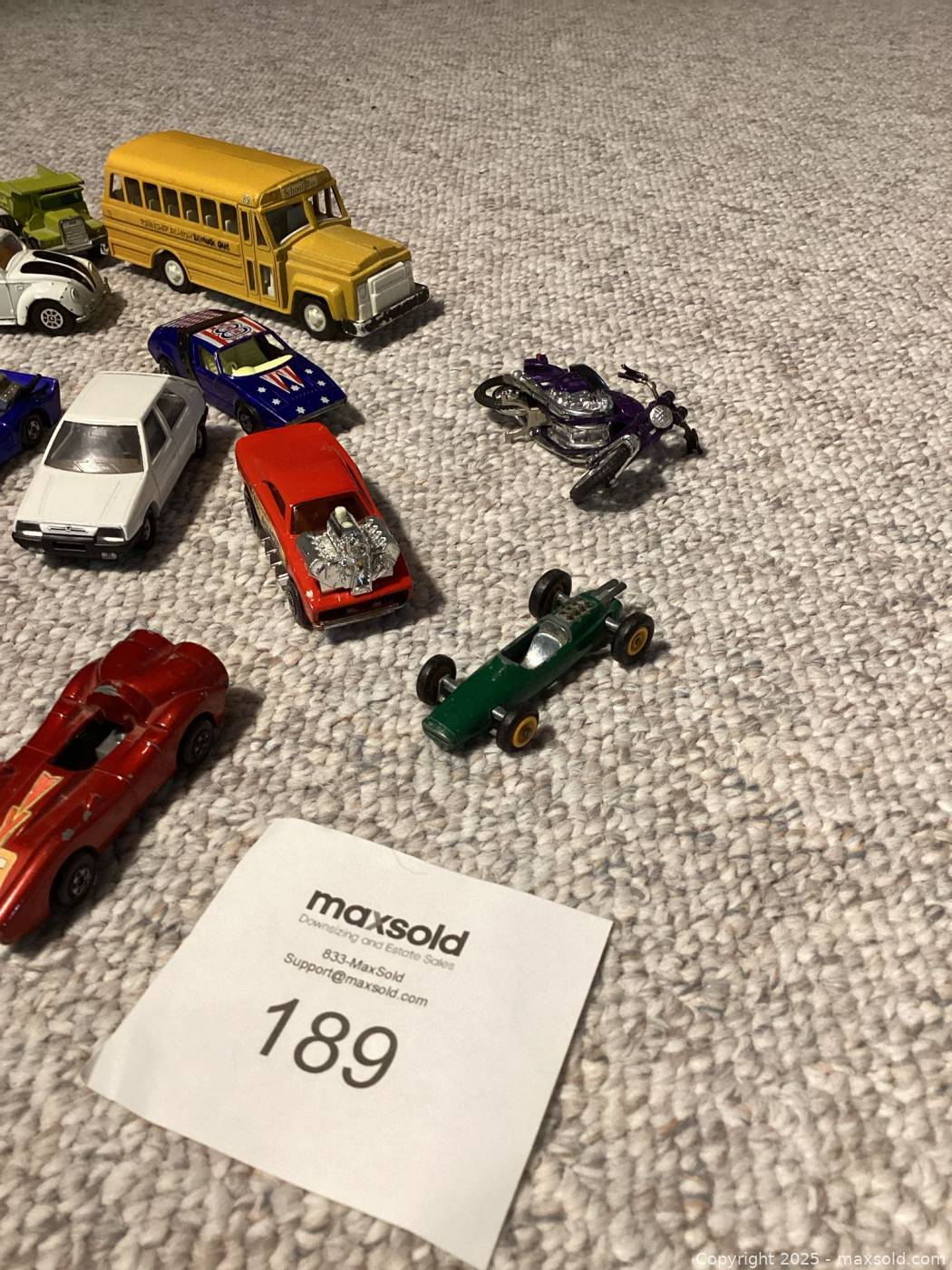 Small diecast toy vehicles collection | Maxsold