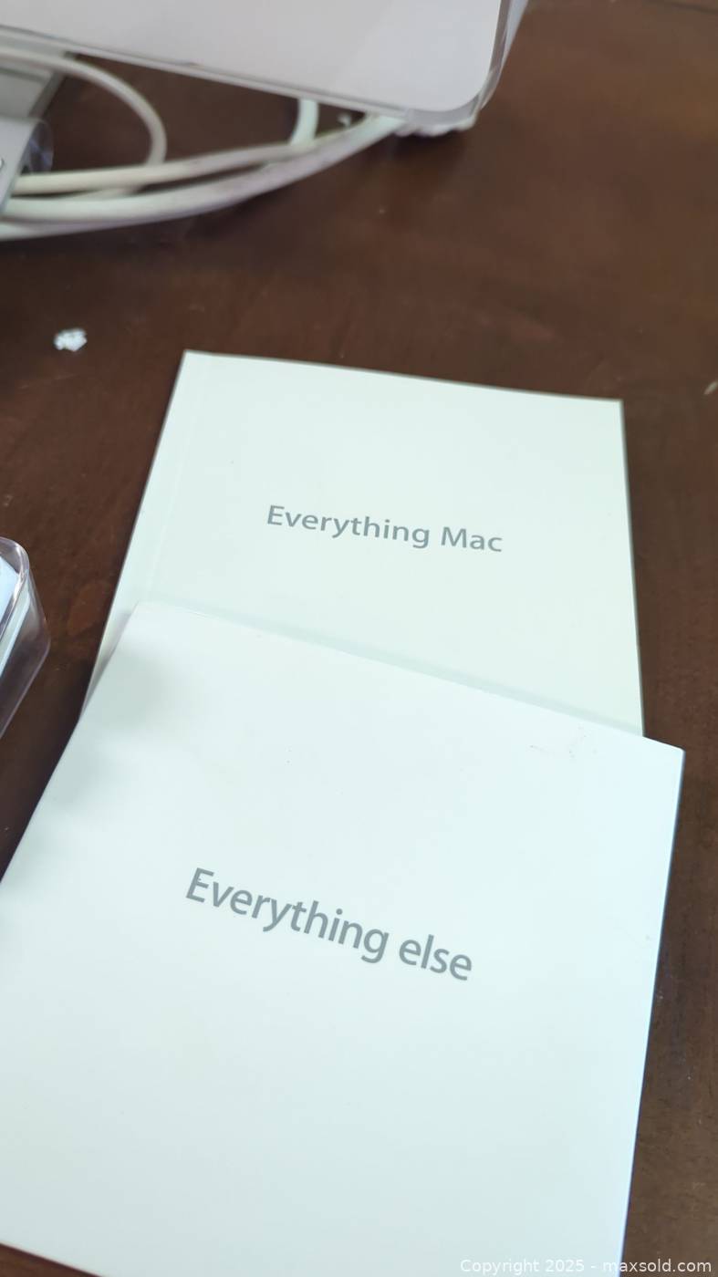 Apple iMac 20" Desktop With 2 Keyboards | Maxsold