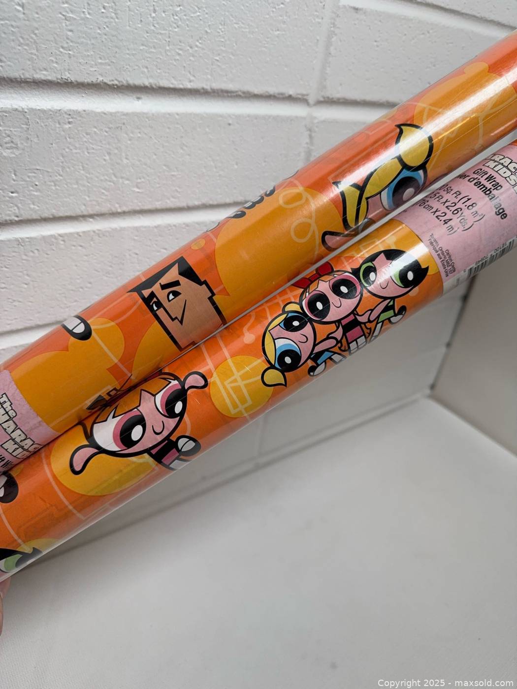 2 Powerpuff Girls wrapping paper rolls | Maxsold