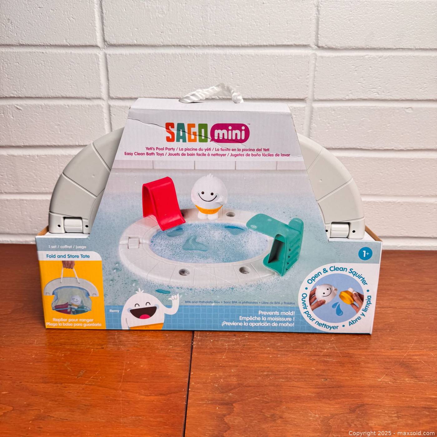 Sago Mini Yeti's Pool Party bath toy | Maxsold