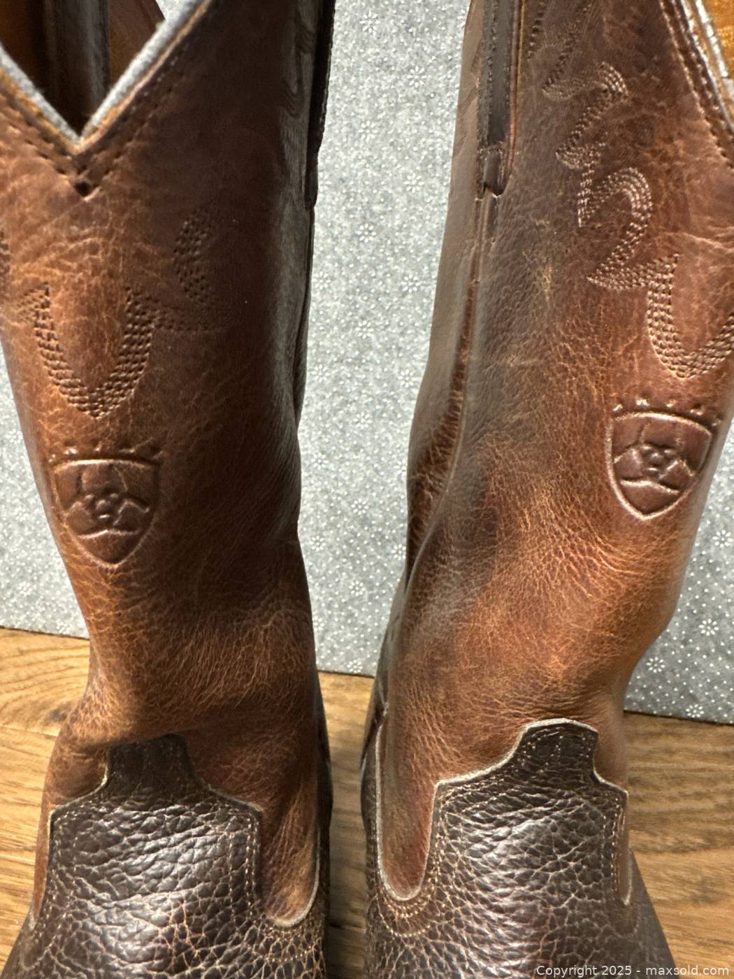 Men’s Ariat Leather Cowboy Boots Size 10EE | Maxsold
