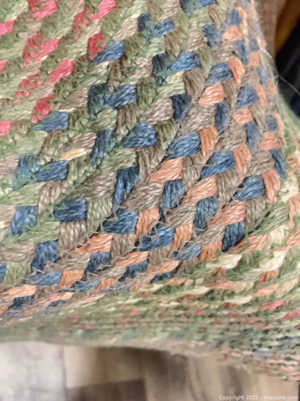 Oval braided carpet 4.2ft x 2.4ft | Maxsold